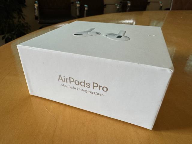 AirPods Pro 1st Gen | Looknet