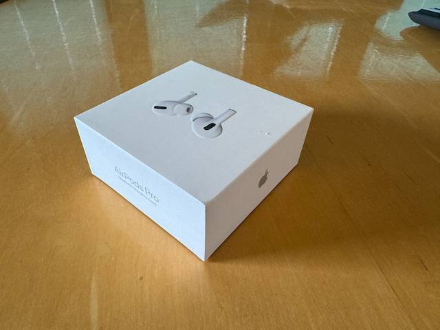 AirPods Pro 1st Gen | Looknet