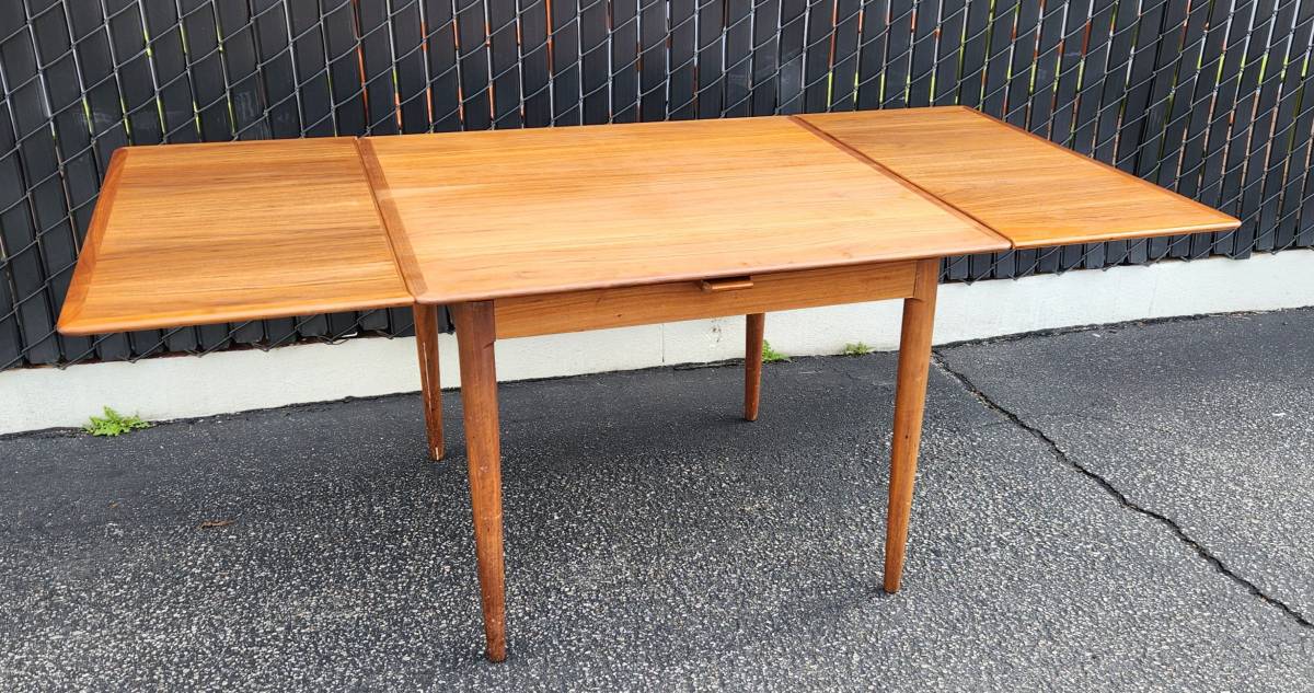 Modern Moreddi Mid Century Hidden Leaf Teak Table