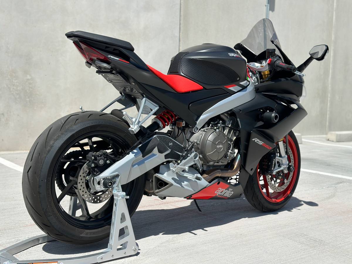2022 Aprilia RS660 w/Full AKRA Exhaust | Looknet
