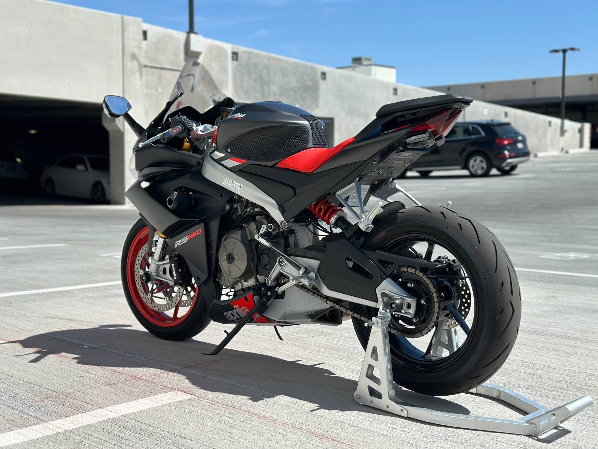 2022 Aprilia RS660 w/Full AKRA Exhaust | Looknet
