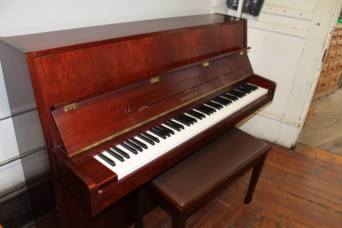 Samick Console upright piano | Looknet