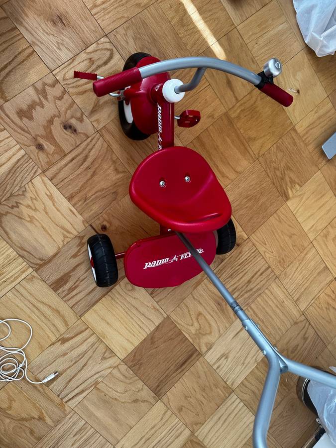 Radio Flyer Deluxe Steer & Stroll Ride-On Trike, | Looknet